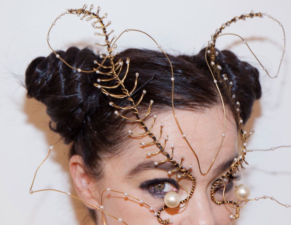 Björk Wire Moth Headpiece | Arts Plastiques / Arts Appliqués